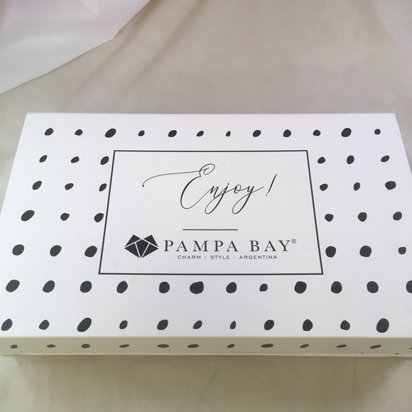 pampa bay | Dining | Pampa Bay Porcelain Serving Tray With Spreader Nib ...